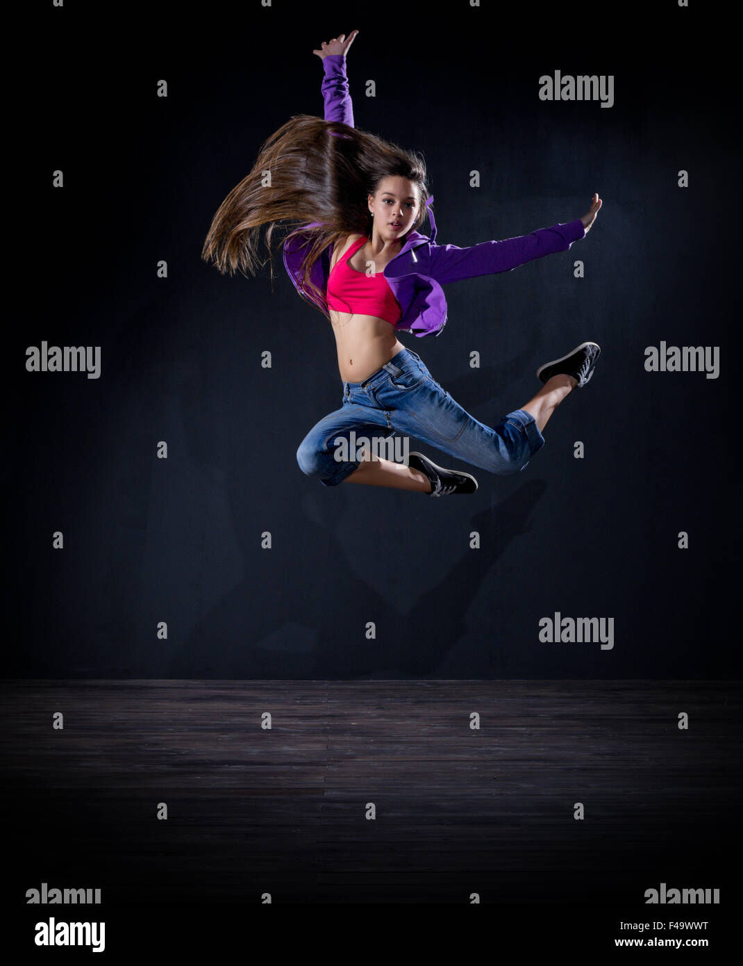 Young girl modern dancer (normal version Stock Photo - Alamy