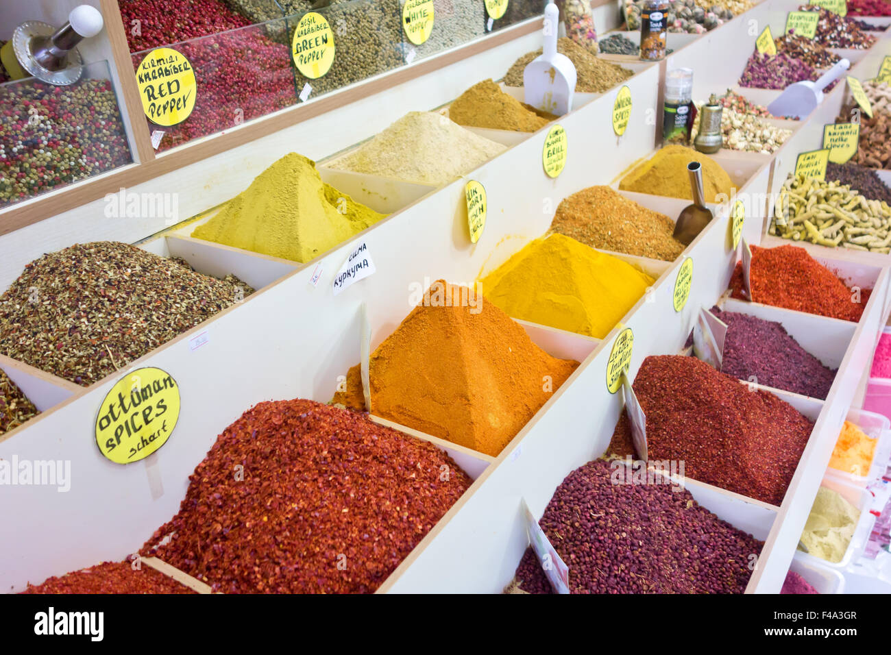 Morocco spice pyramid hi-res stock photography and images - Alamy