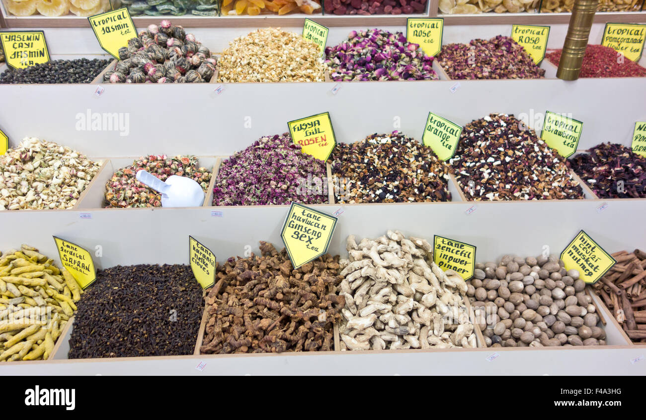 Morocco spice pyramid hi-res stock photography and images - Alamy