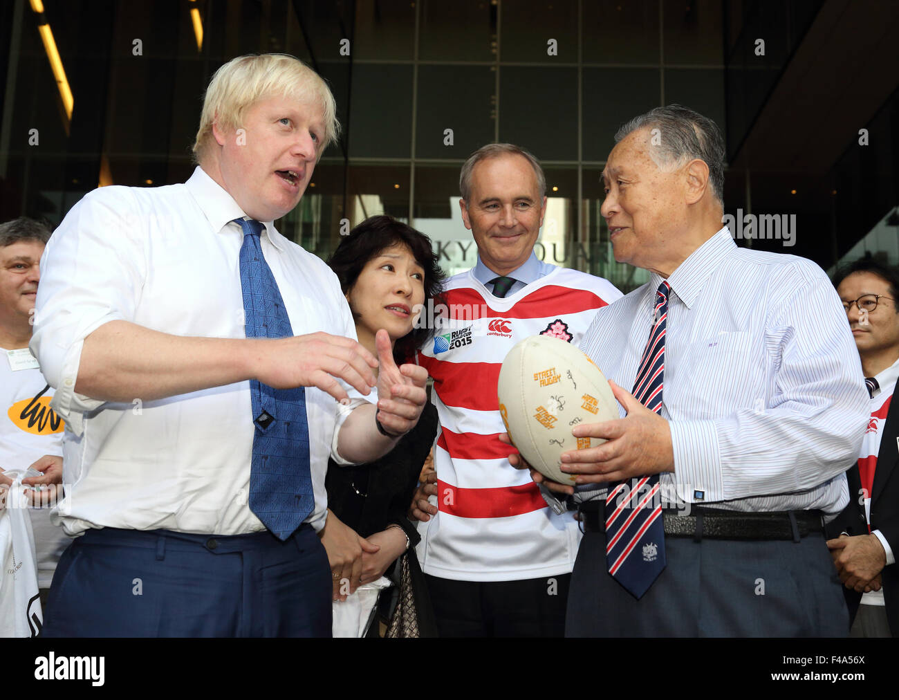 Tokyo, Japan. 15th October, 2015. (L-R) Mayor of London, Boris Johnson ...