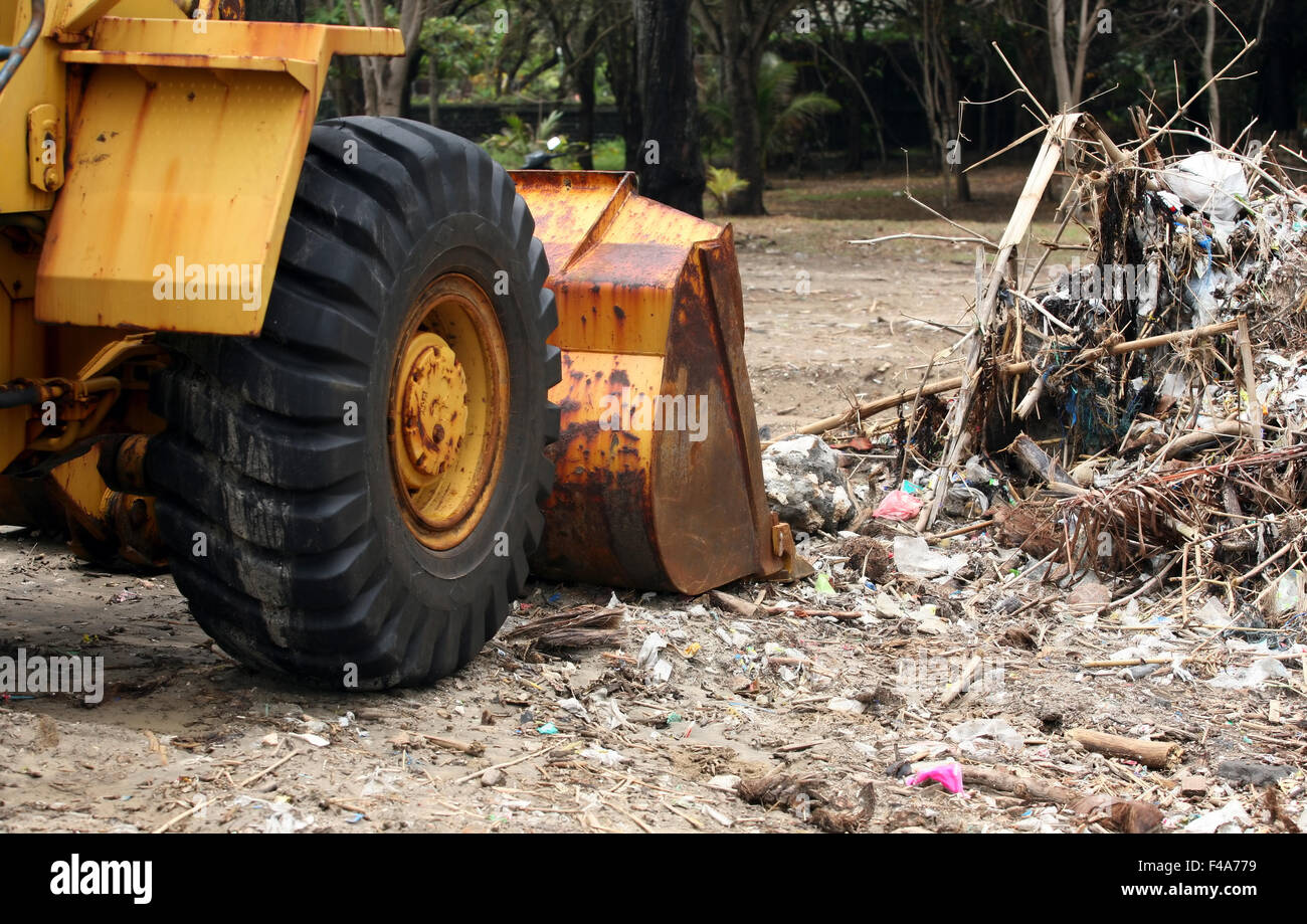 Yellow loader hi-res stock photography and images - Alamy