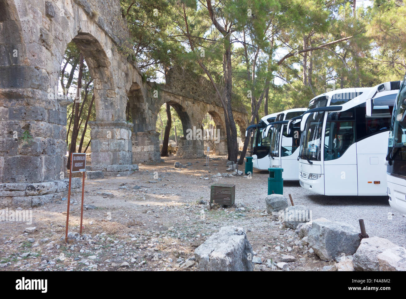 Famous buses hi-res stock photography and images - Alamy