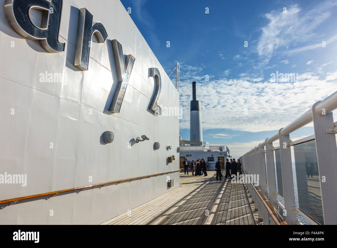 Cruise ship deck party hi-res stock photography and images - Alamy