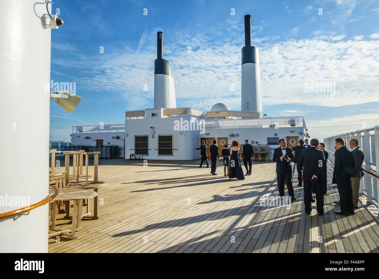 Cruise ship deck party hi-res stock photography and images - Alamy