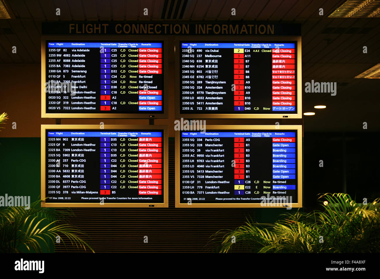 Flight information screen board dubai hi-res stock photography and ...