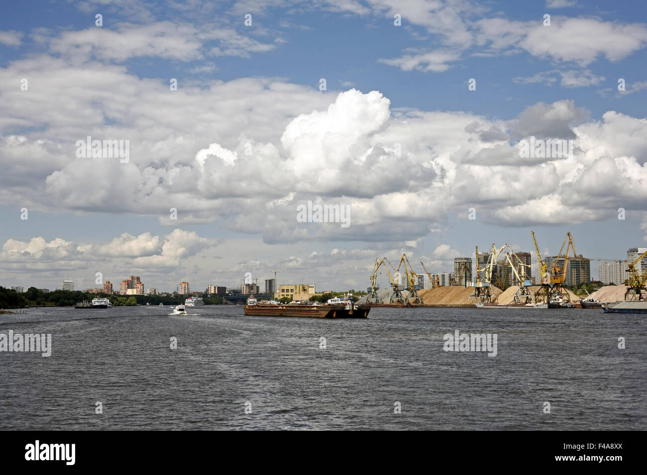 Gargo ship hi-res stock photography and images - Alamy