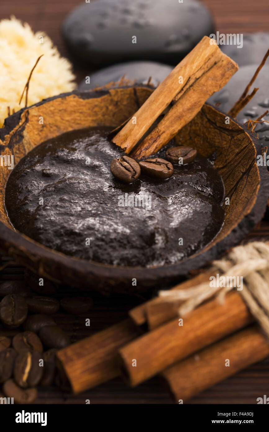 Homemade face and body organic all natural coffee scrub (peeling) with ...