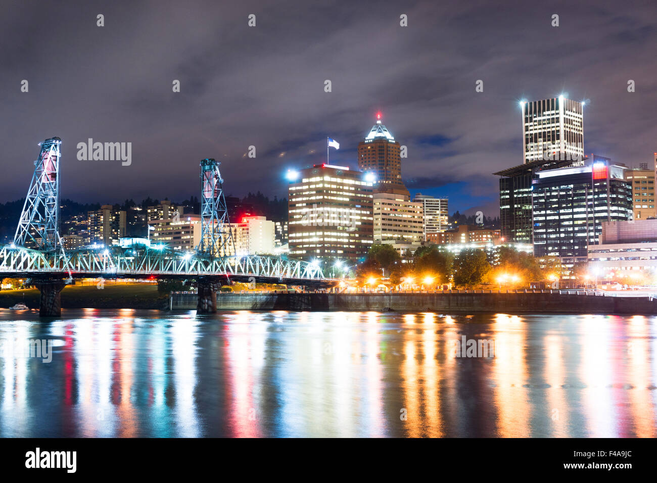 Portland Oregon Waterfront Willamette River Flowing Under Hawthorne ...