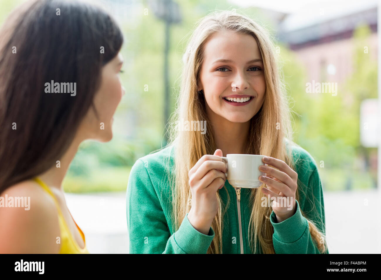 College students campus cafeteria hi-res stock photography and images ...