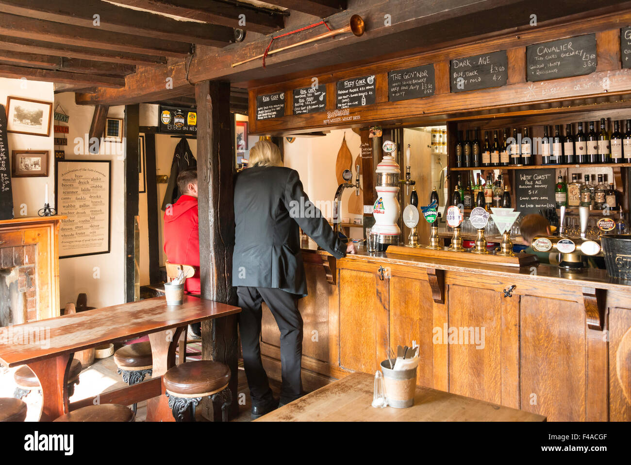 Interior bar in 14th century The Bell Inn, Waltham St.Lawrence ...