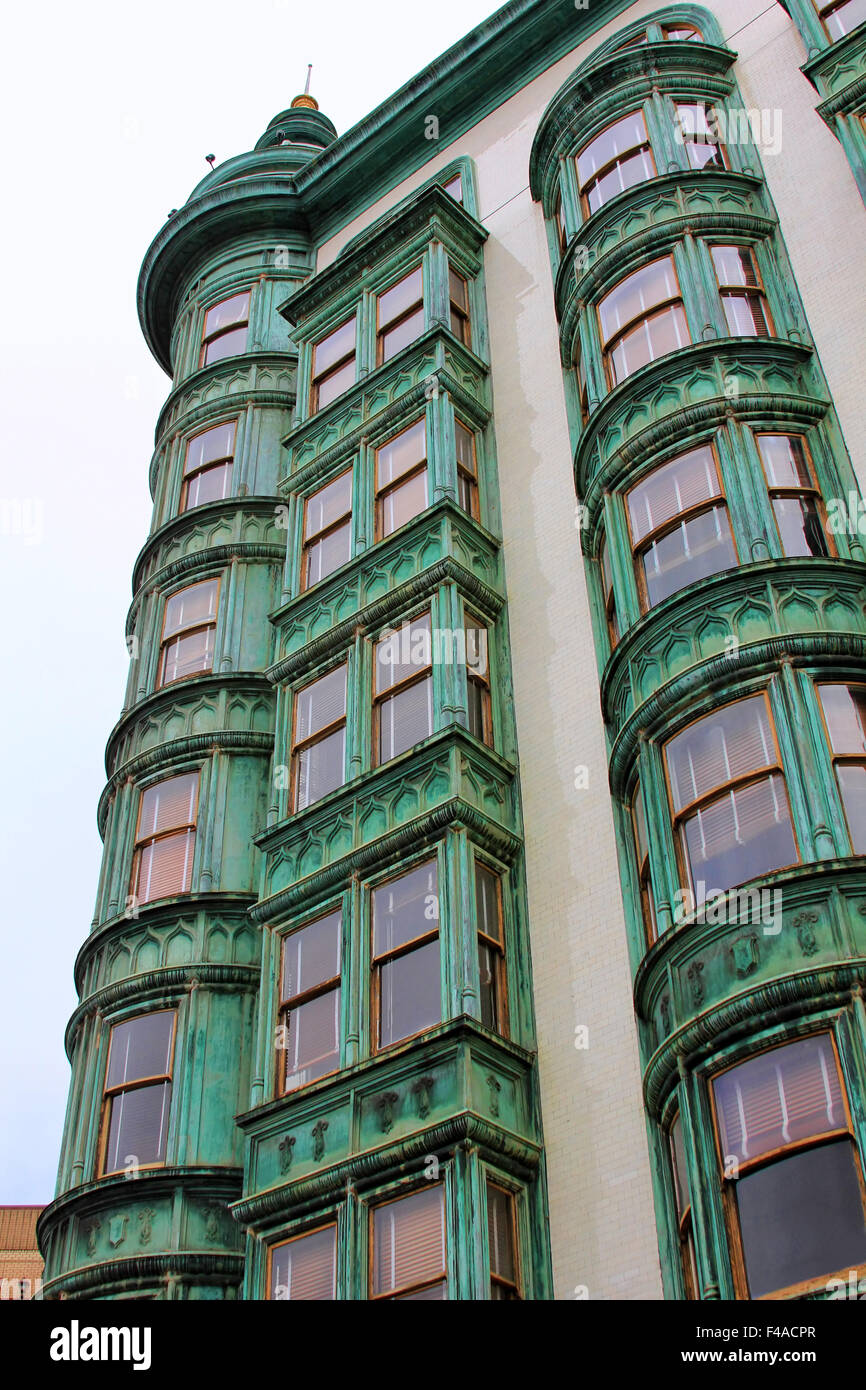San francisco old victorian buildings hi-res stock photography and ...
