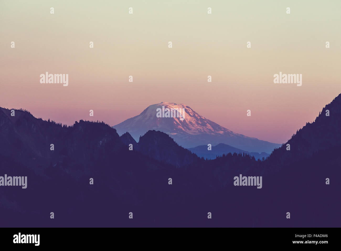 Mt adams sunset hi-res stock photography and images - Alamy