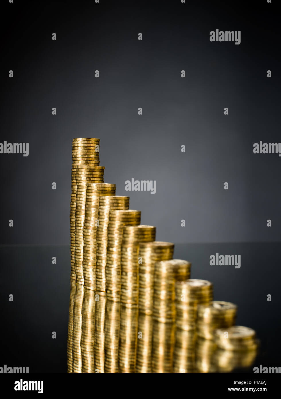 Fall of dollars hi-res stock photography and images - Alamy