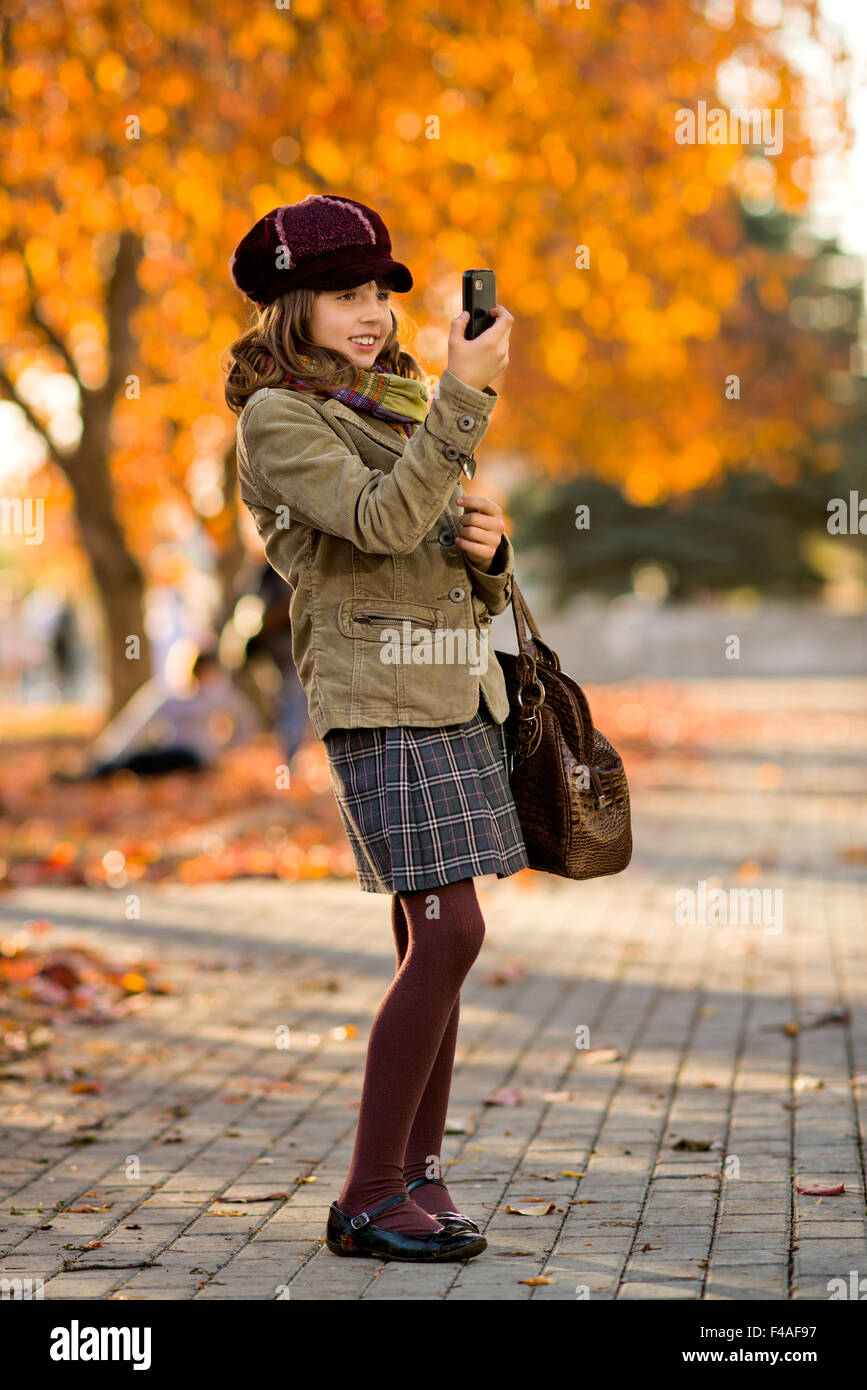 Kid photographing girl hi-res stock photography and images - Alamy