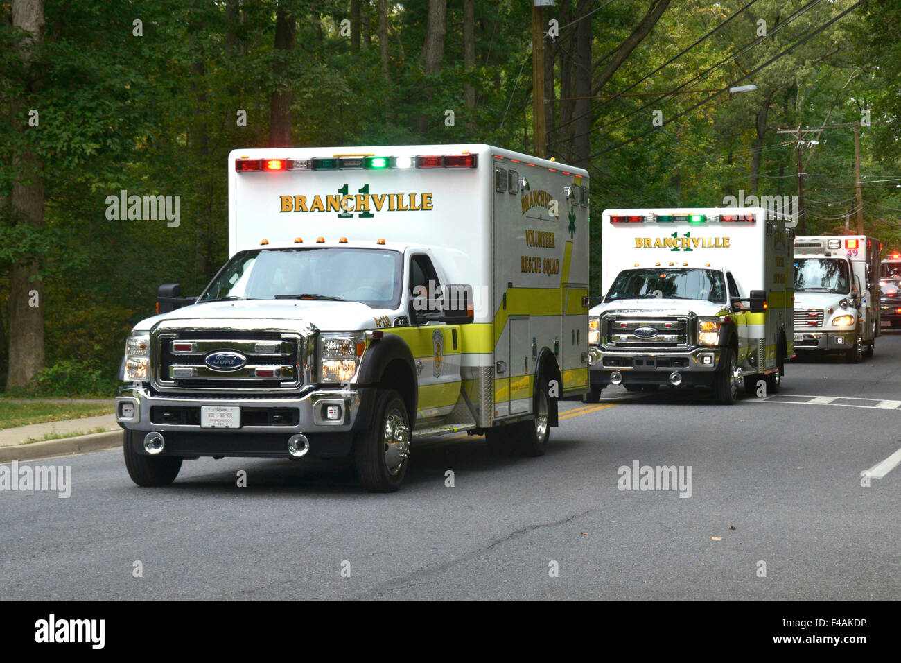 Ambulances hi-res stock photography and images - Alamy
