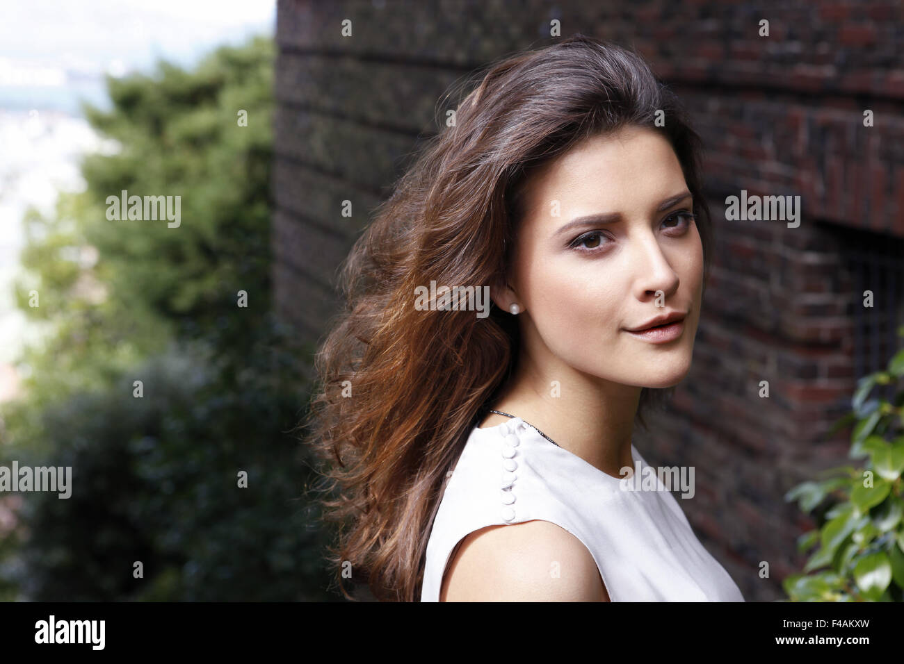 Lifestyle portrait beautiful girl hi-res stock photography and images ...