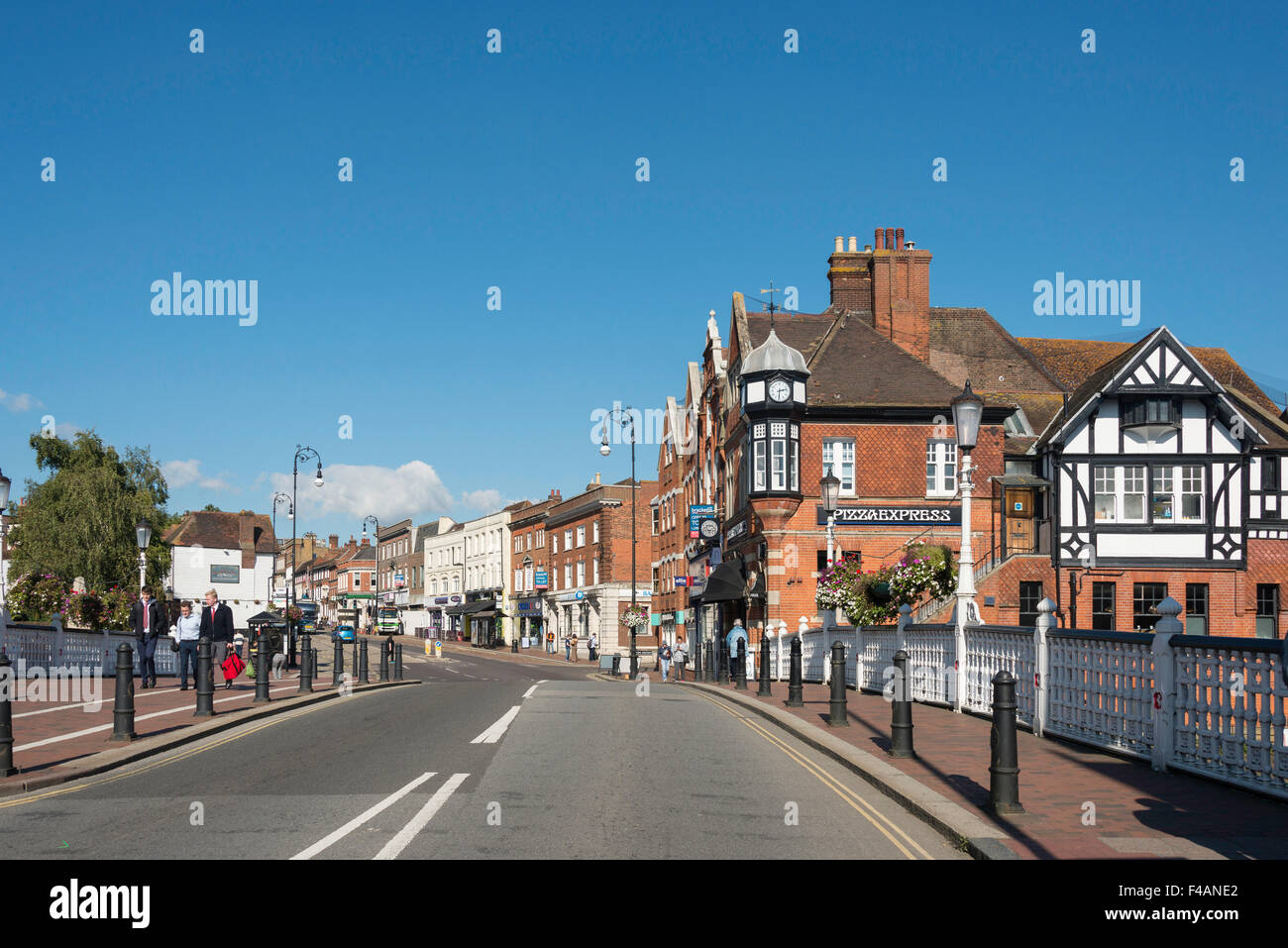 Bridge over River Medway, Tonbridge High Street, Tonbridge, Kent ...