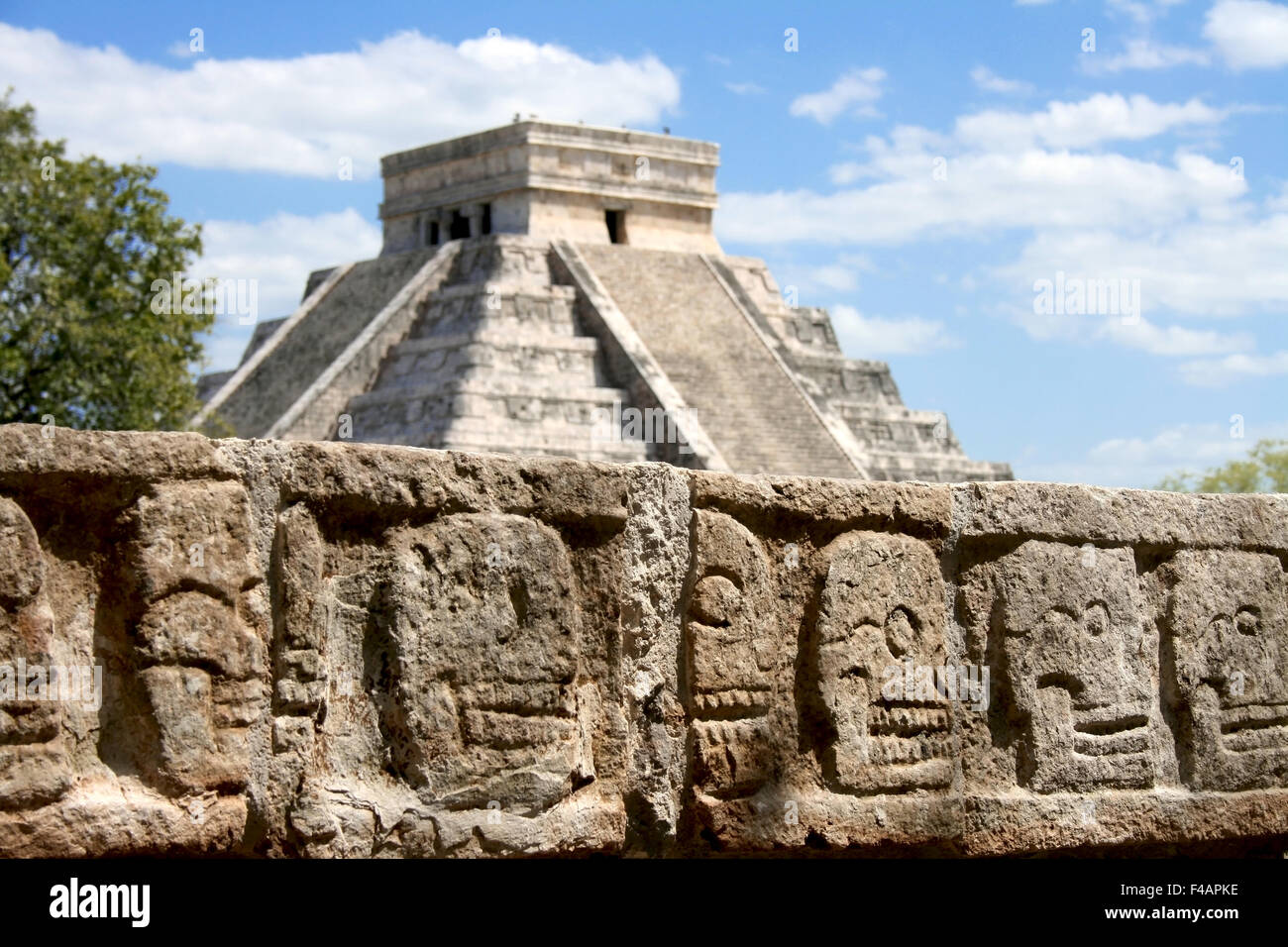 Maya tempel hi-res stock photography and images - Alamy