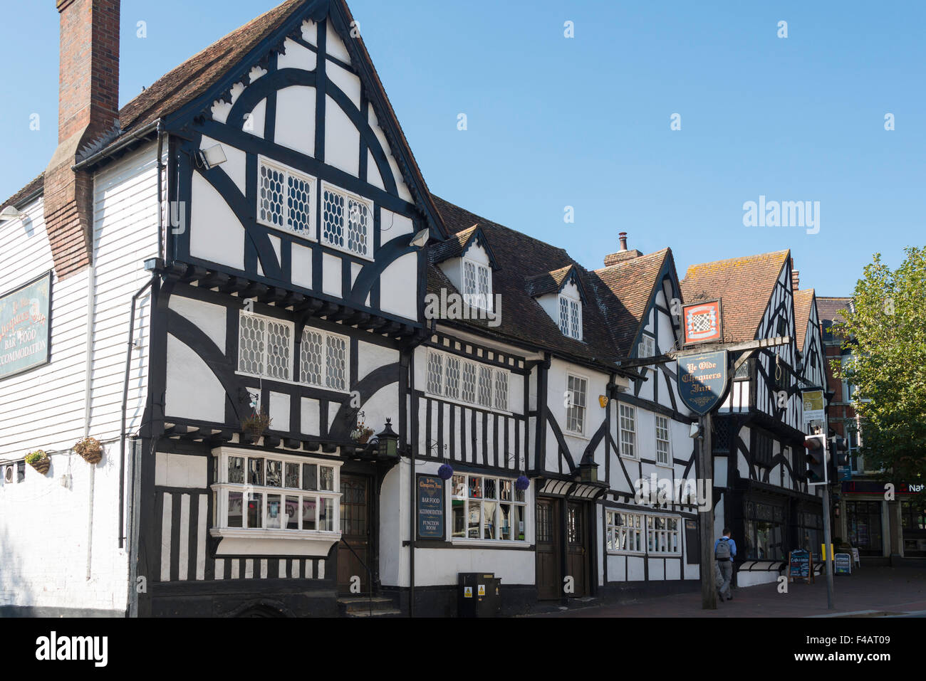 15th century Ye Olde Chequers Inn, Tonbridge High Street, Tonbridge ...