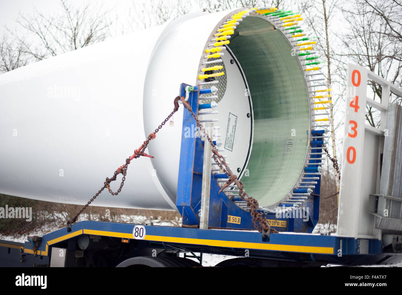 Heavy transport with wind turbine blade Stock Photo - Alamy
