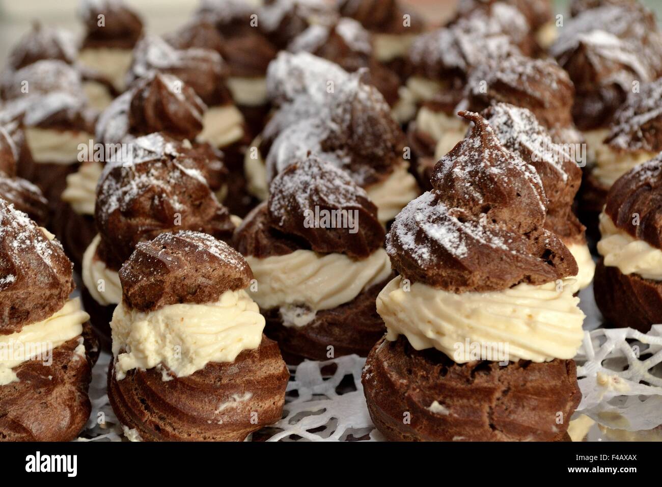 Gefuellte bra hi-res stock photography and images - Alamy