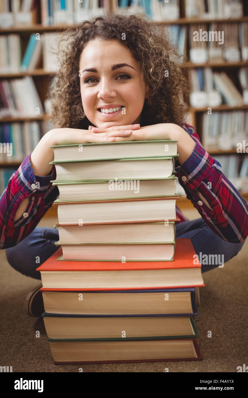 Pile books hi-res stock photography and images - Alamy