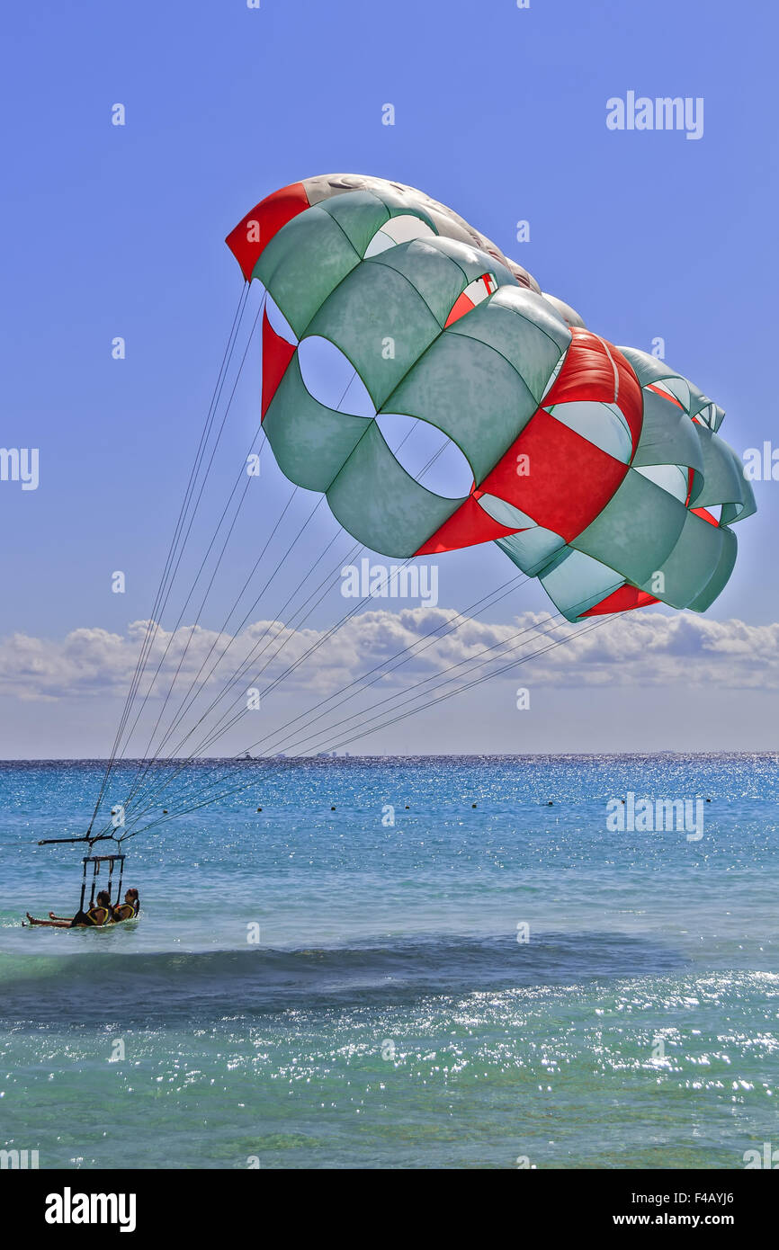 Parachute landing hi-res stock photography and images - Alamy