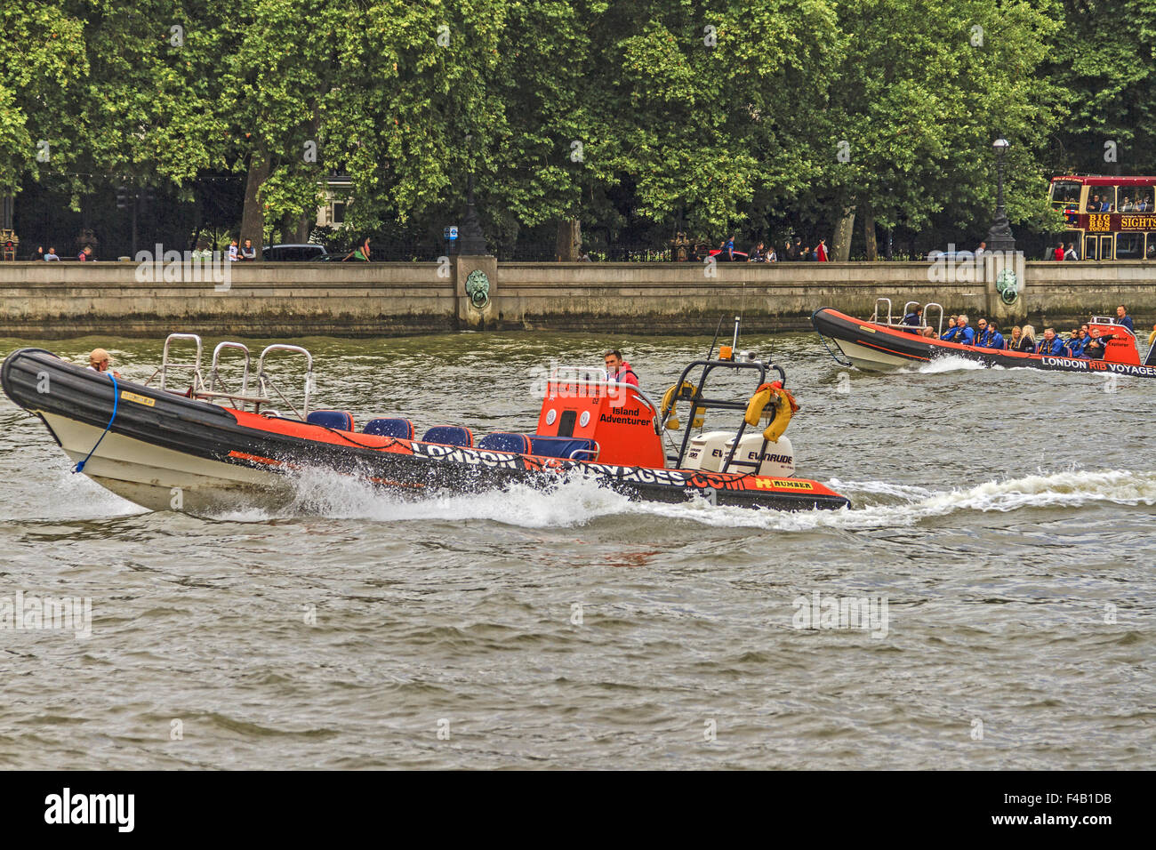 River thames speed boats hi-res stock photography and images - Alamy