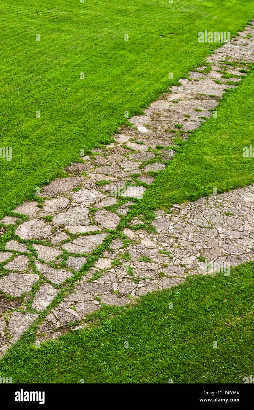 stone path through a green lawn Stock Photo - Alamy