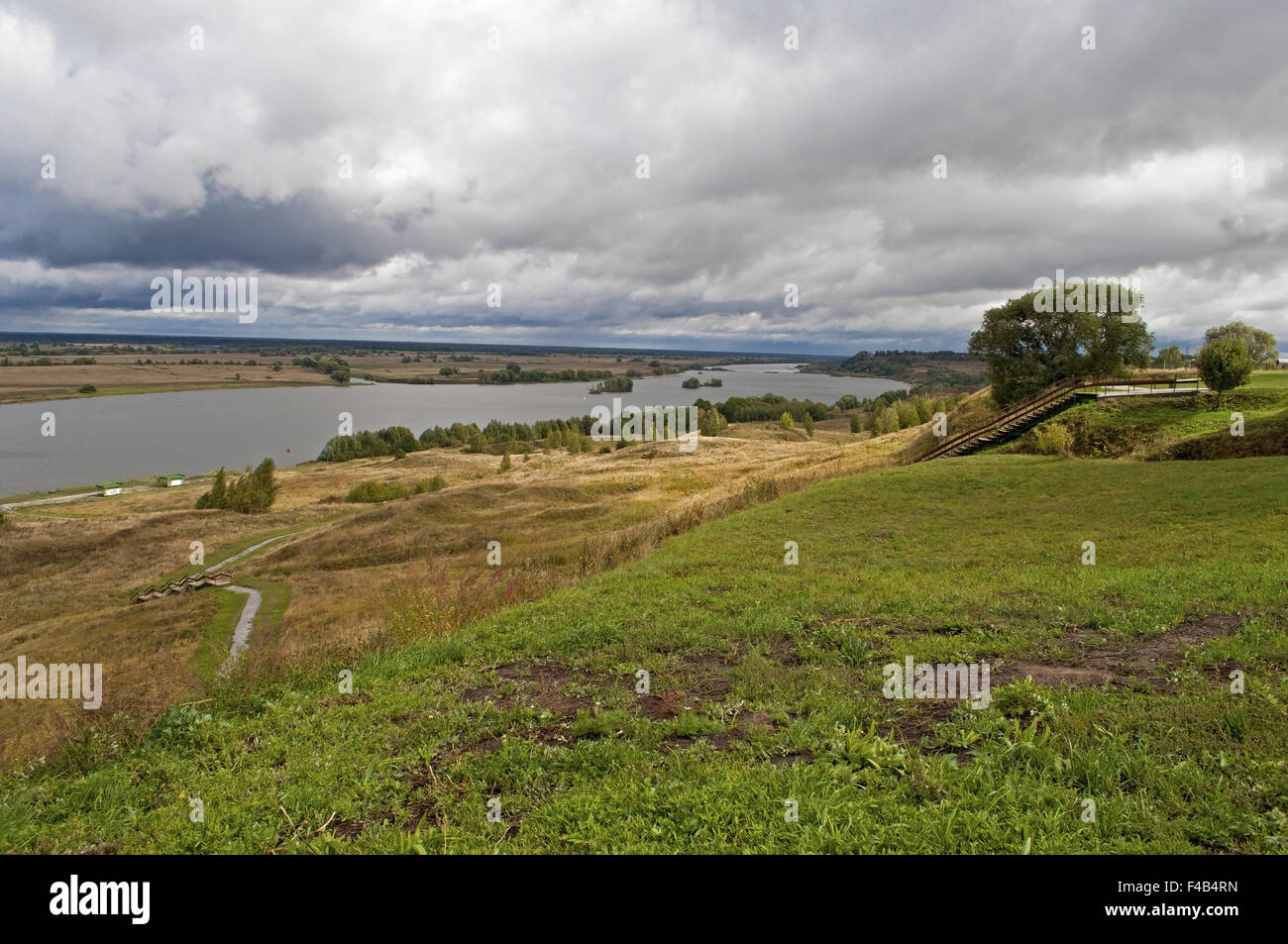 Riverbank oka hi-res stock photography and images - Alamy