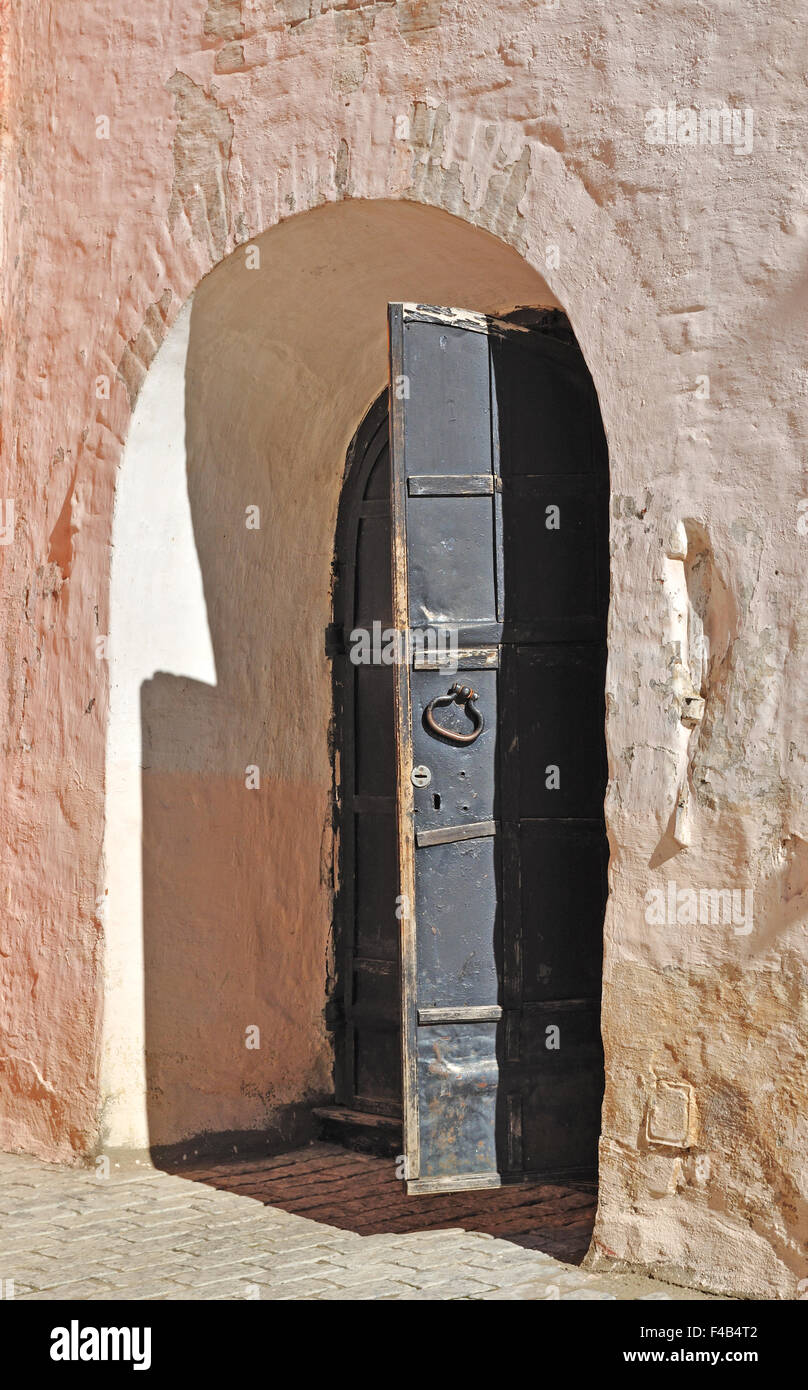Russian door hi-res stock photography and images - Alamy
