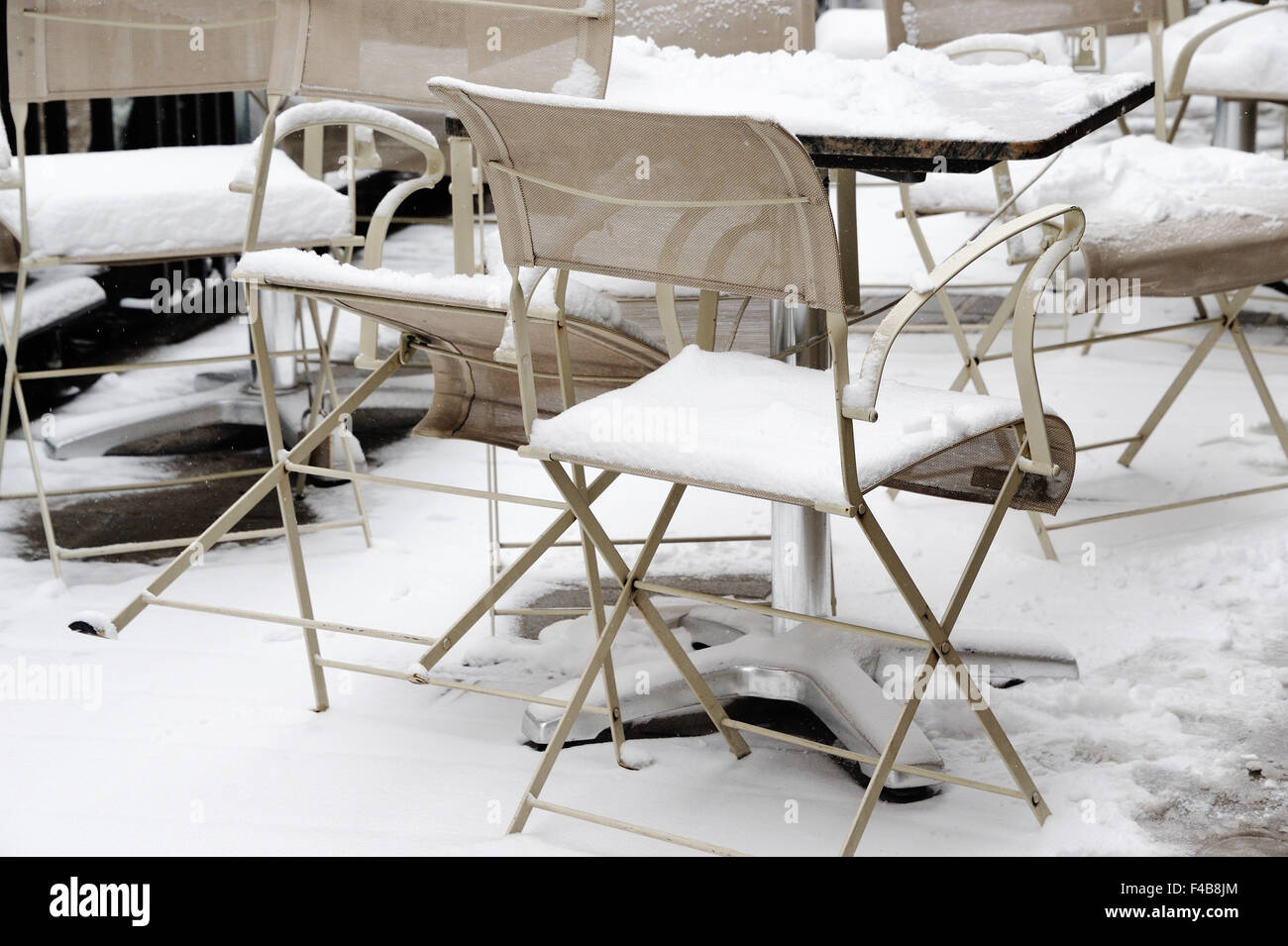 new fallen snow Stock Photo - Alamy