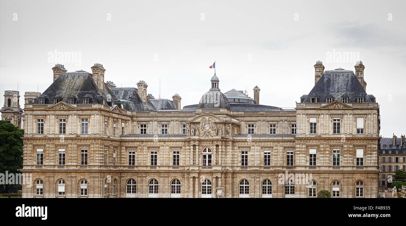 French senate building hi-res stock photography and images - Alamy