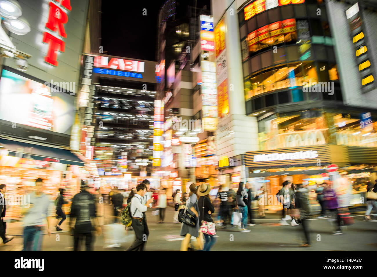 Shibuya crossing neon sign hi-res stock photography and images - Alamy