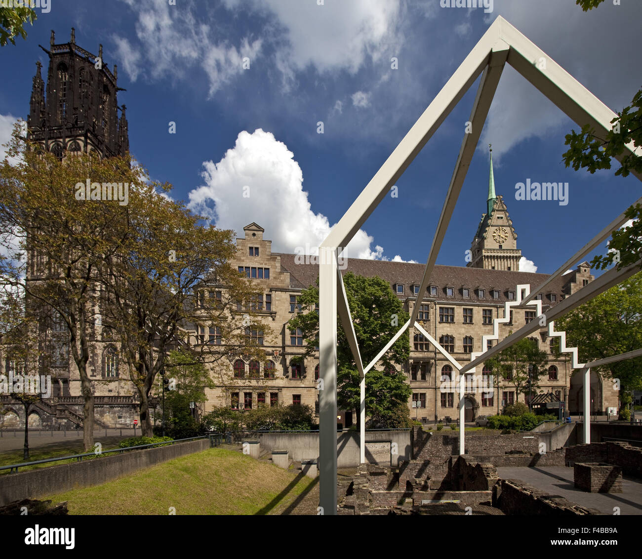 Duisburg city hall hi-res stock photography and images - Alamy