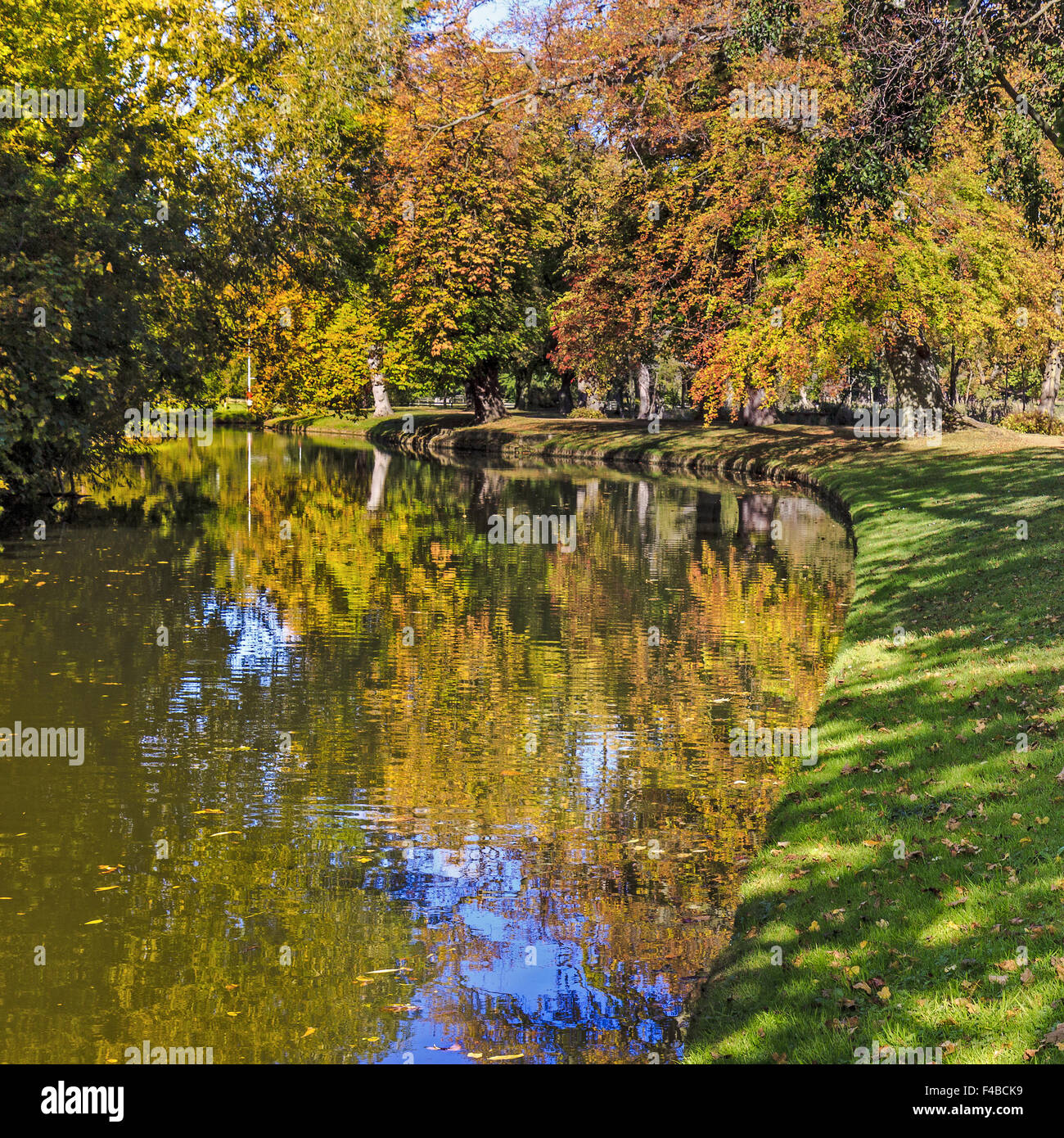River thames oxford autumn hi-res stock photography and images - Alamy