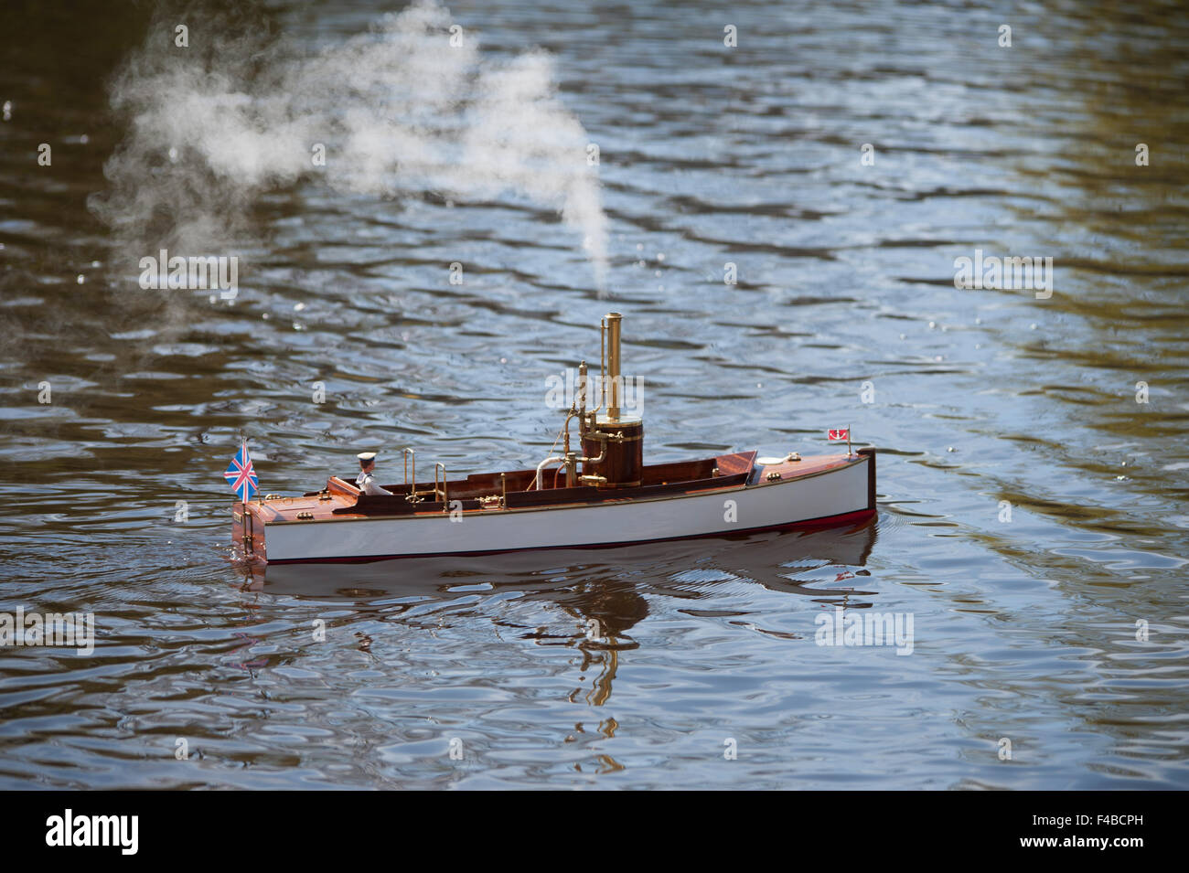 Ship model construction hi-res stock photography and images - Alamy