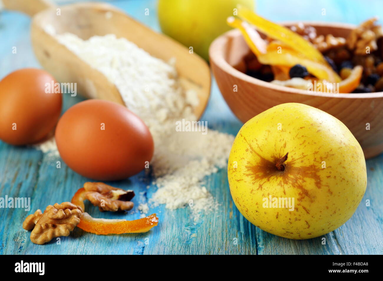 Making fruit pie hi-res stock photography and images - Alamy