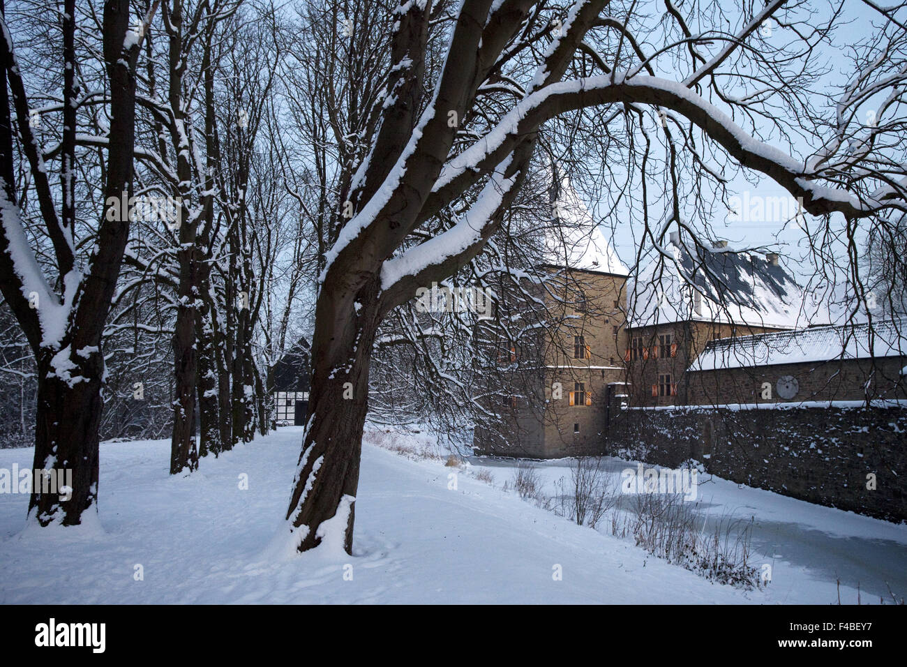 Kemnade Castle with snow, Hattingen, Germany Stock Photo - Alamy