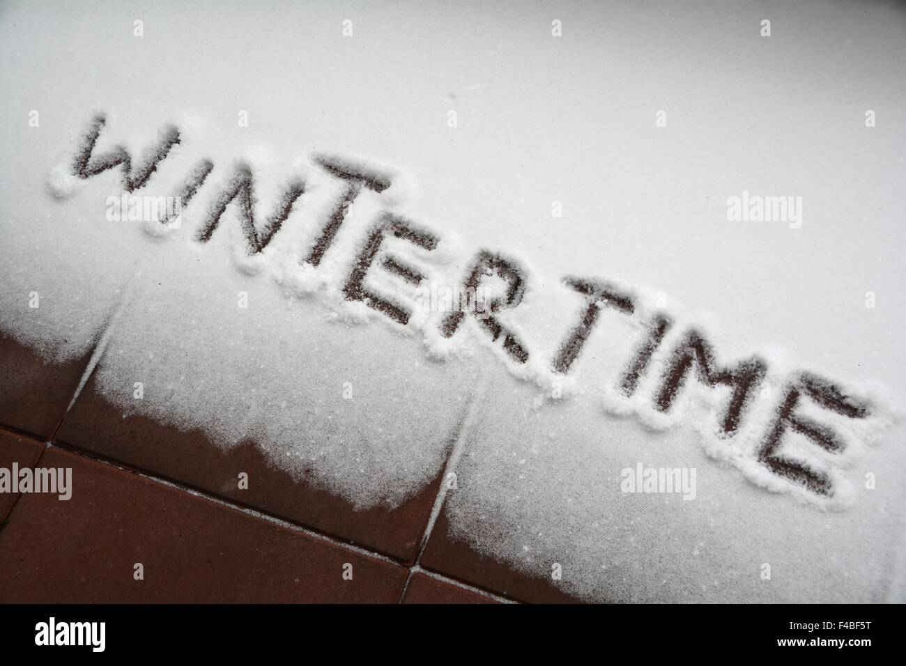 Sidewalk wintertime hi-res stock photography and images - Alamy
