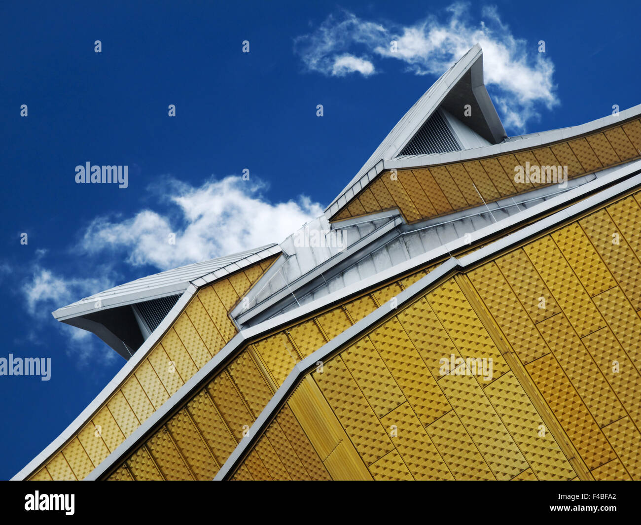 exterior view of berlin philharmonic concert hall Stock Photo - Alamy