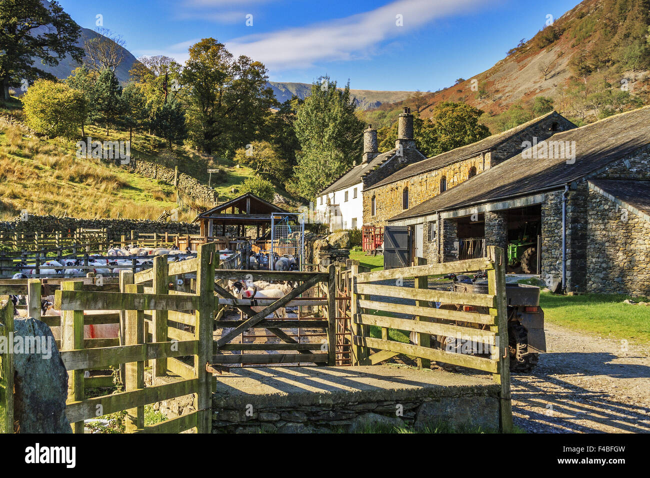 Farm buildings uk hi-res stock photography and images - Alamy