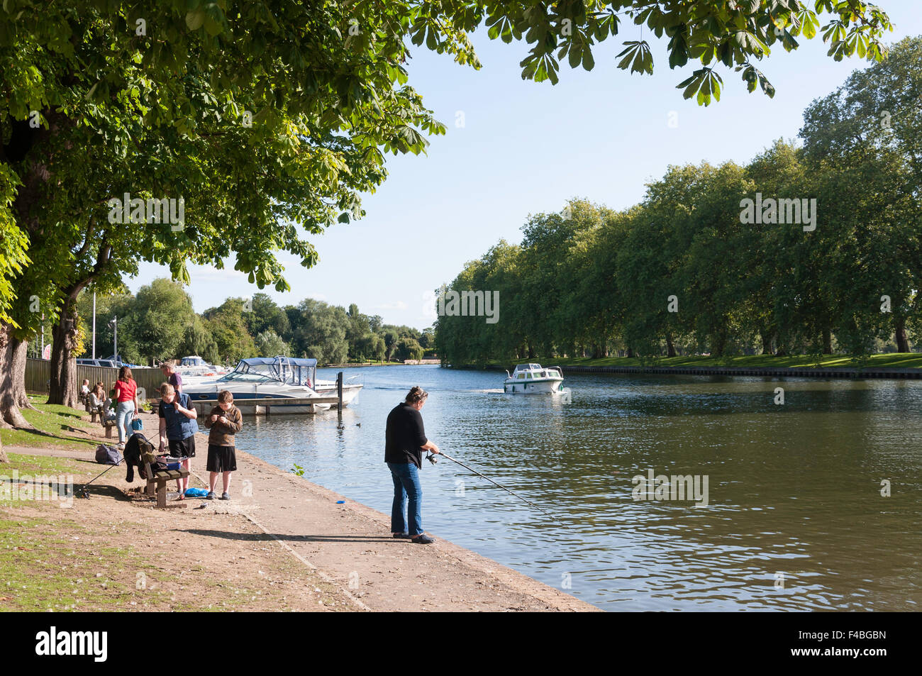 River Thames at Datchet, Berkshire, England, United Kingdom Stock Photo ...