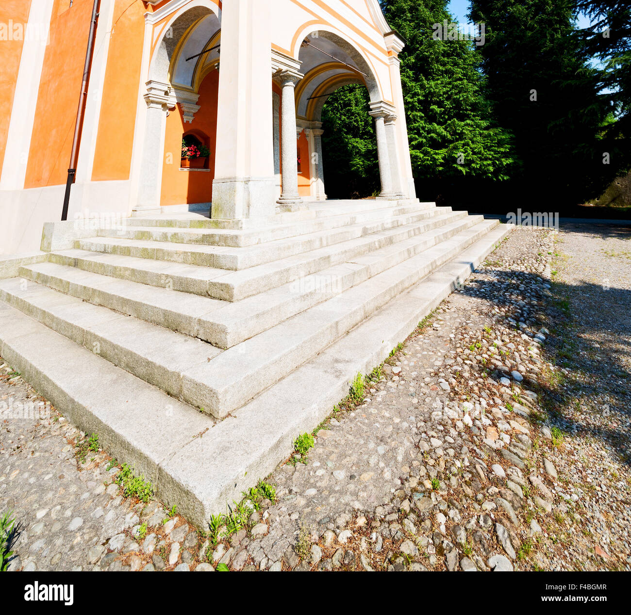 column old architecture in italy europe milan religio and sunlight ...