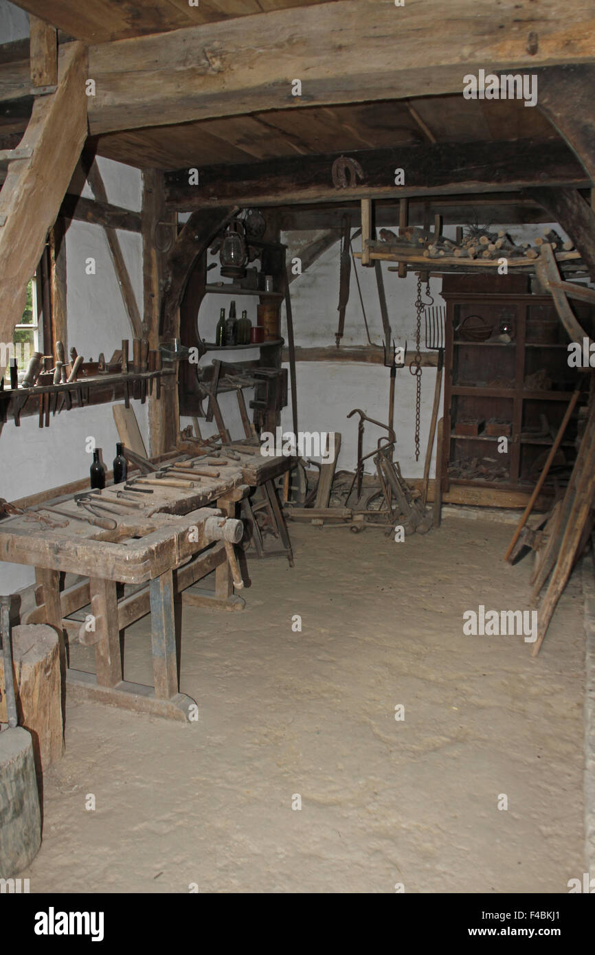 Old workshop hi-res stock photography and images - Alamy