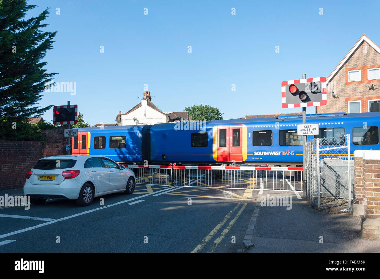 Railway crossing barriers working at Datchet Railway Station, High ...