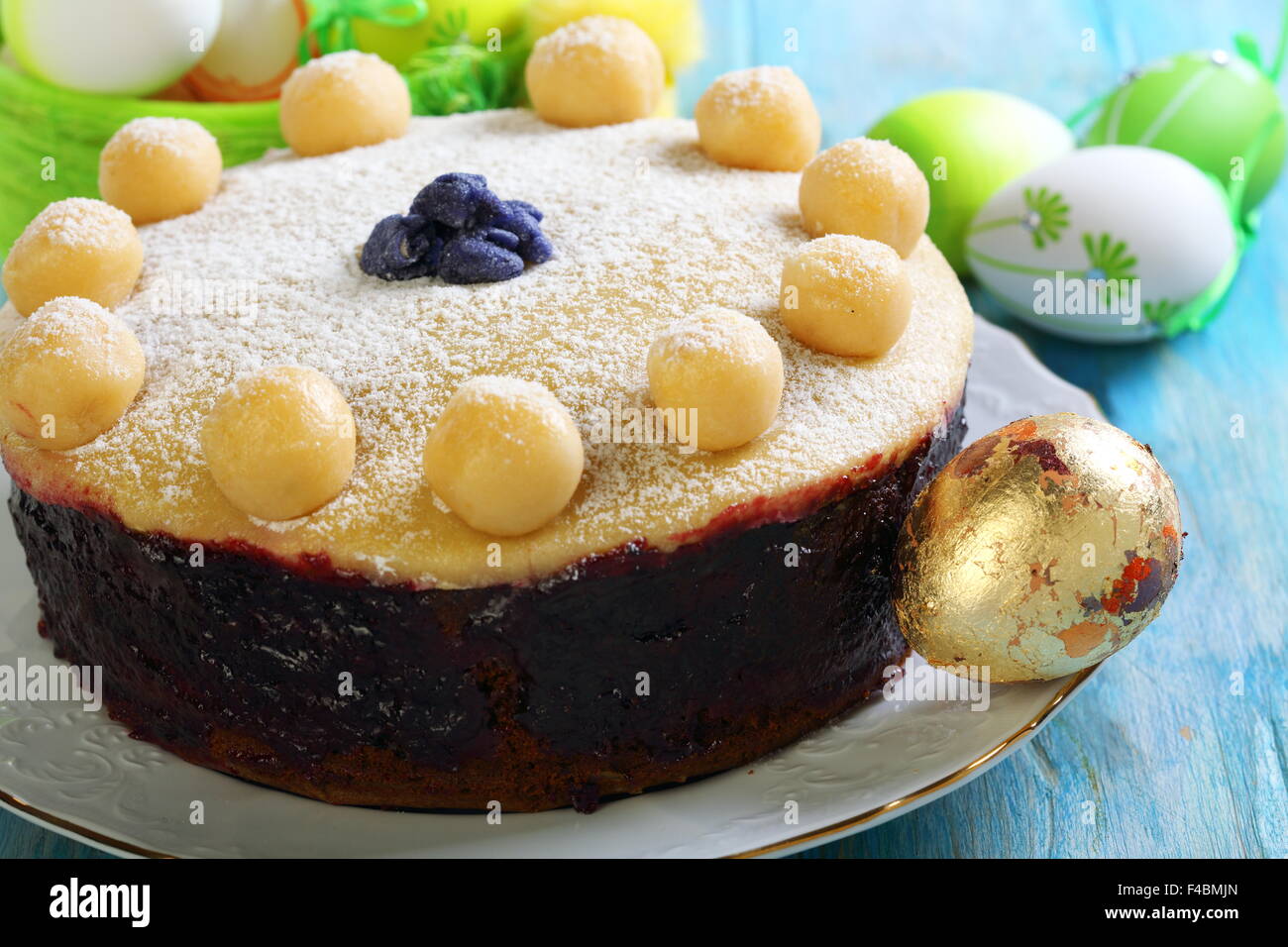 English fruitcake hi-res stock photography and images - Alamy