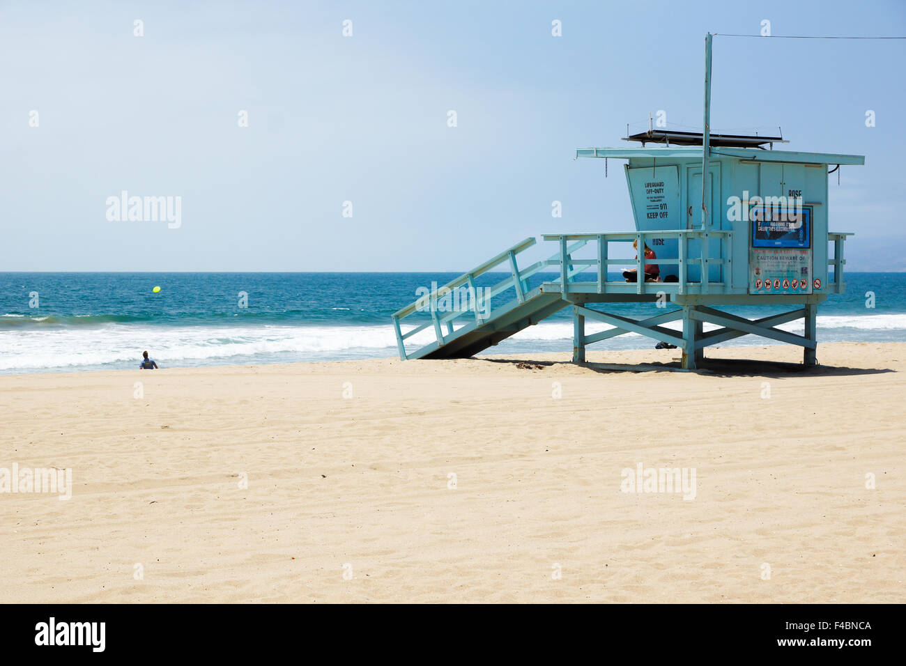Lifeguard tower hi-res stock photography and images - Alamy