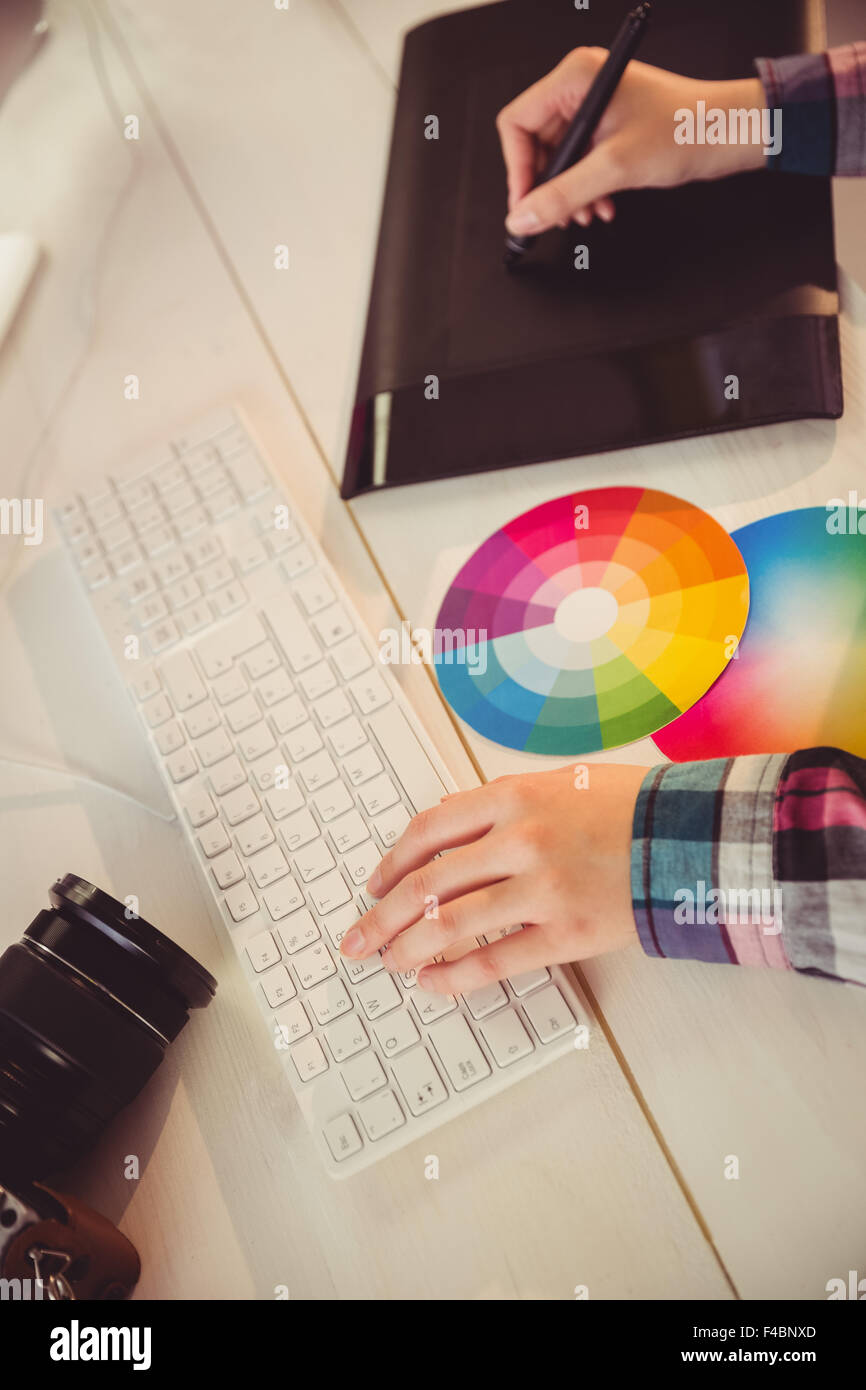 Smartphone computer tablet writing hi-res stock photography and images ...