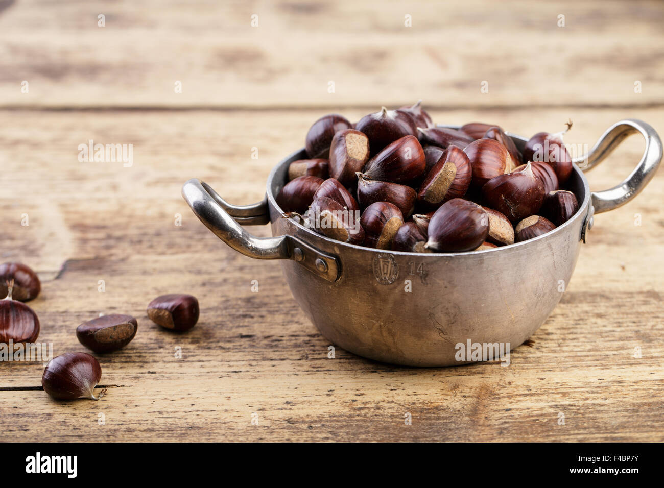 Preparing water chestnuts hi-res stock photography and images - Alamy